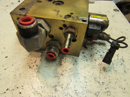 Eastern Triangle Enterprises LLC E-Store. Toro 100-3054 Hydraulic 4WD ...